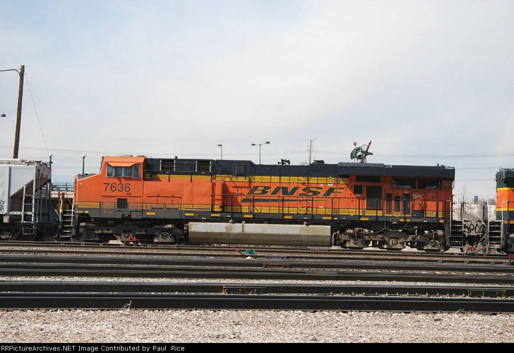 BNSF 7636